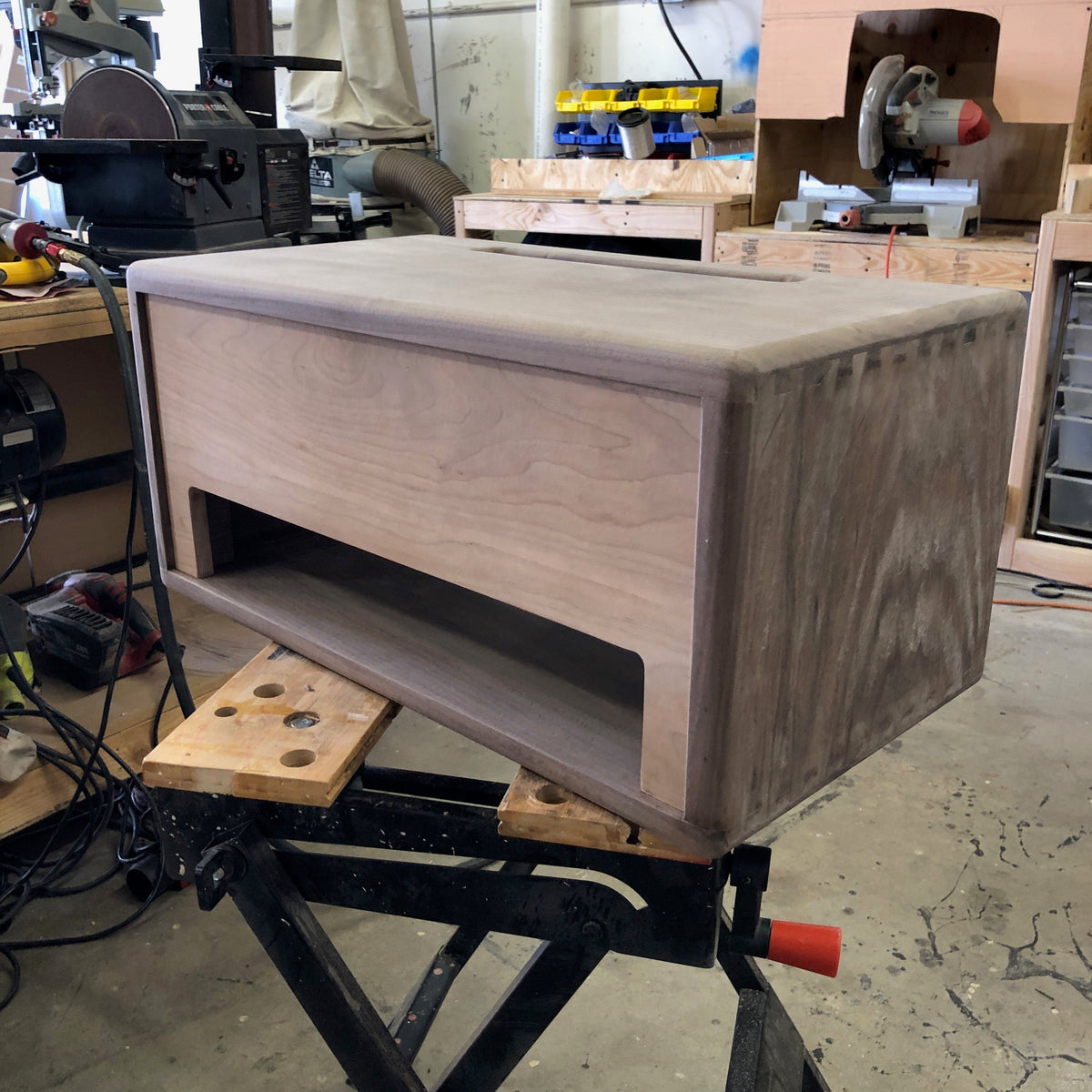 Enclosed Amplifier Headshell -Unfinished- – Moon Custom Cabinetry